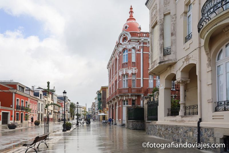 Qué ver en Ribadeo, Playa de las Catedrales y Faro Isla Pancha
