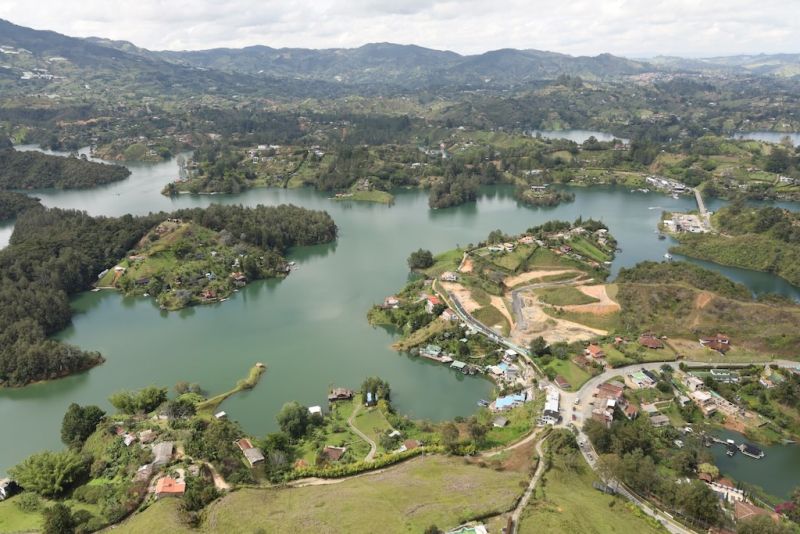 Guatapé: qué ver en el pueblo y subida al Peñón