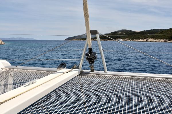 Navegando por Croacia en catamarán: ruta de 4 días desde Trogir